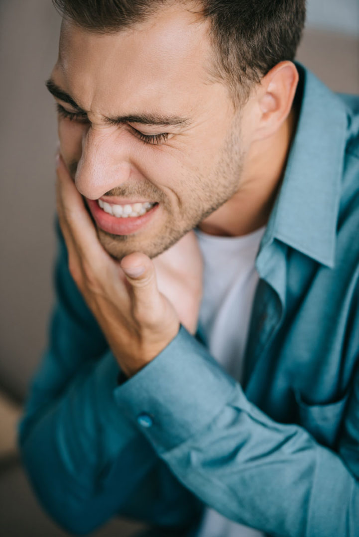 Toothache Emergency: 9 Reasons Your Teeth Might Suddenly Start Hurting